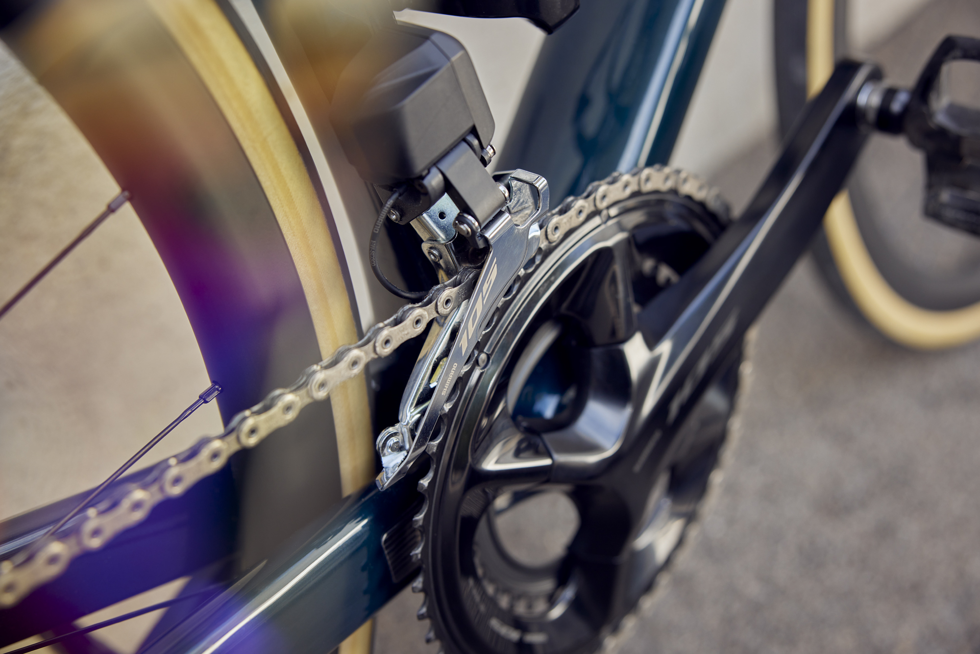 Shimano Launch 105 Di2 12-Speed - Wireless Performance For More Riders ...